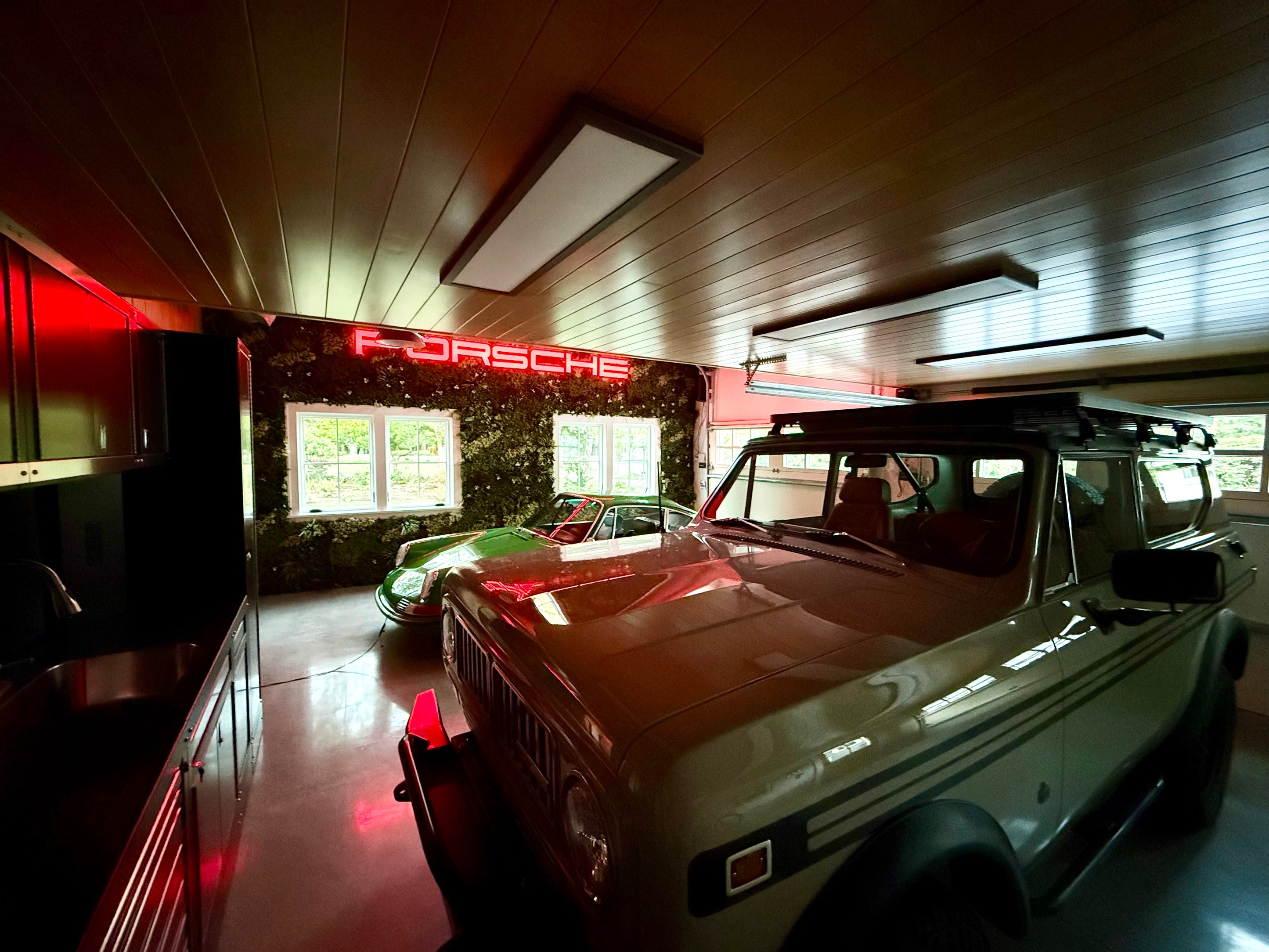 Dealership Sign, LEDs – PorscheSigns