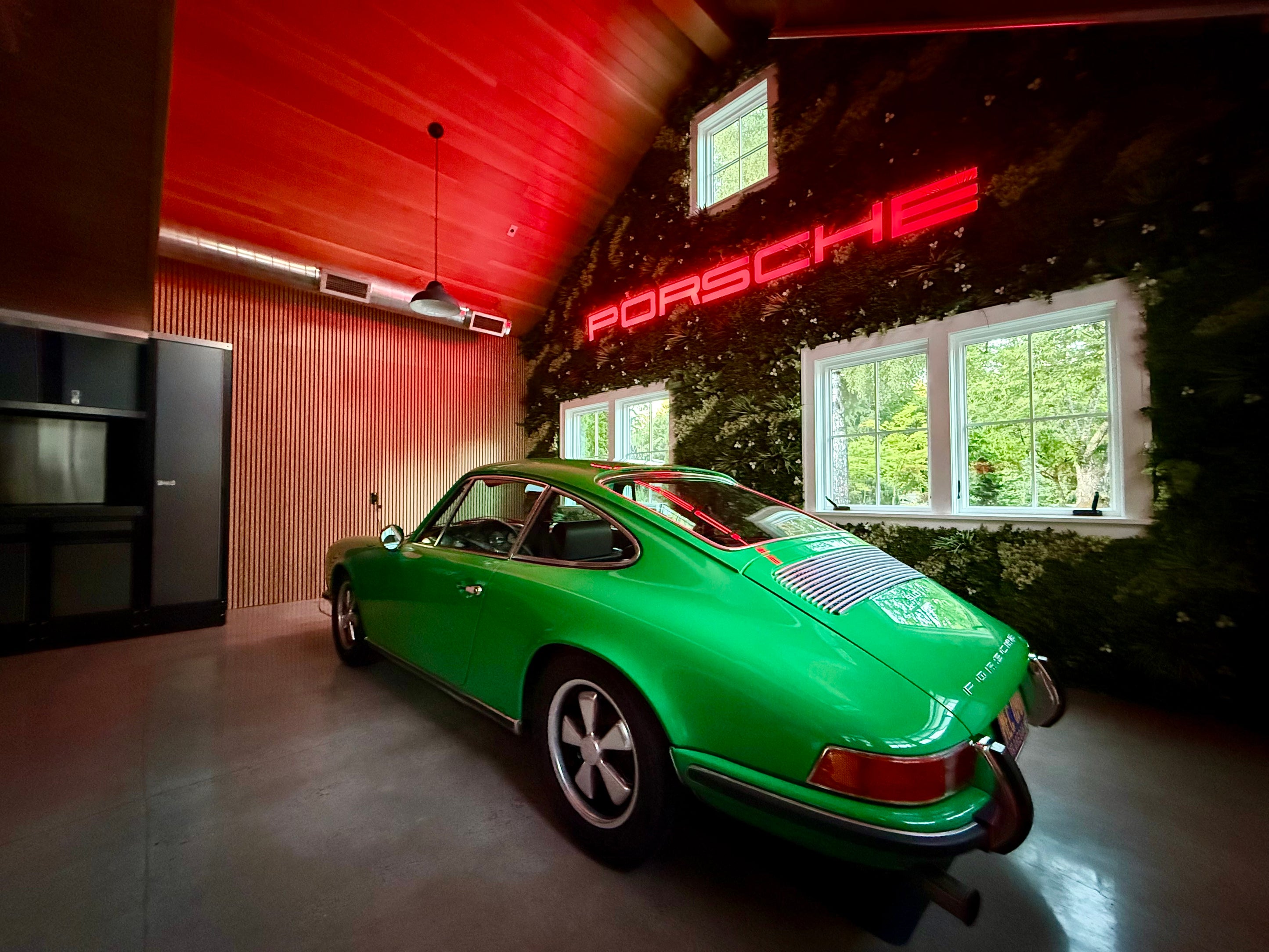 Dealership Sign, LEDs – PorscheSigns